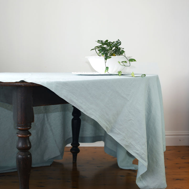 Long Lunch Linen - French Linen Tablecloths and French Linen Napkins